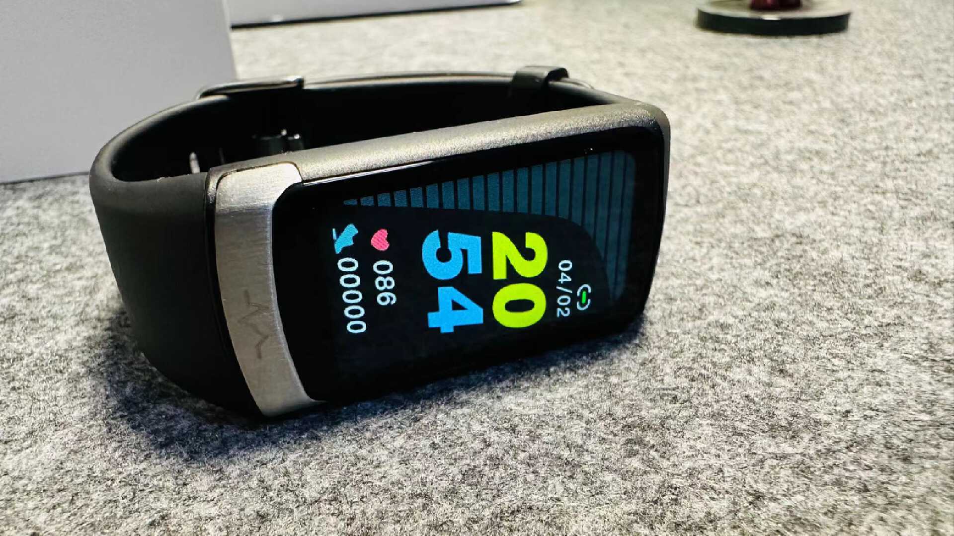 "Blood Glucose Monitor" on the Wrist--dido F50S Pro - iMedia