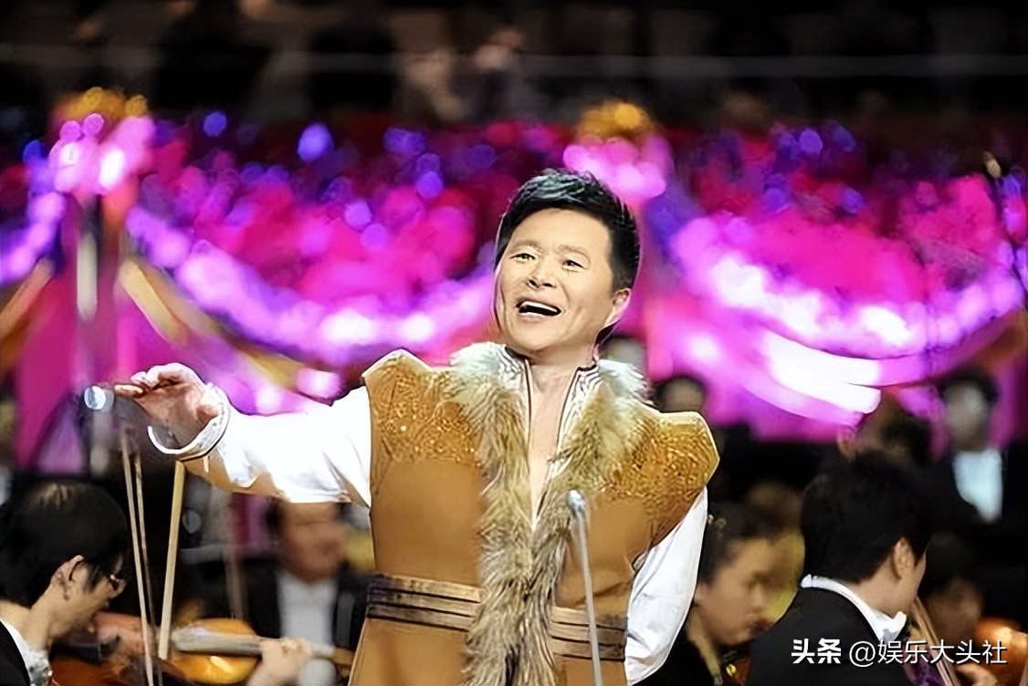 Wang Hongwei, the prince of the West: lost his father at the age of 4, and his mother has been ...