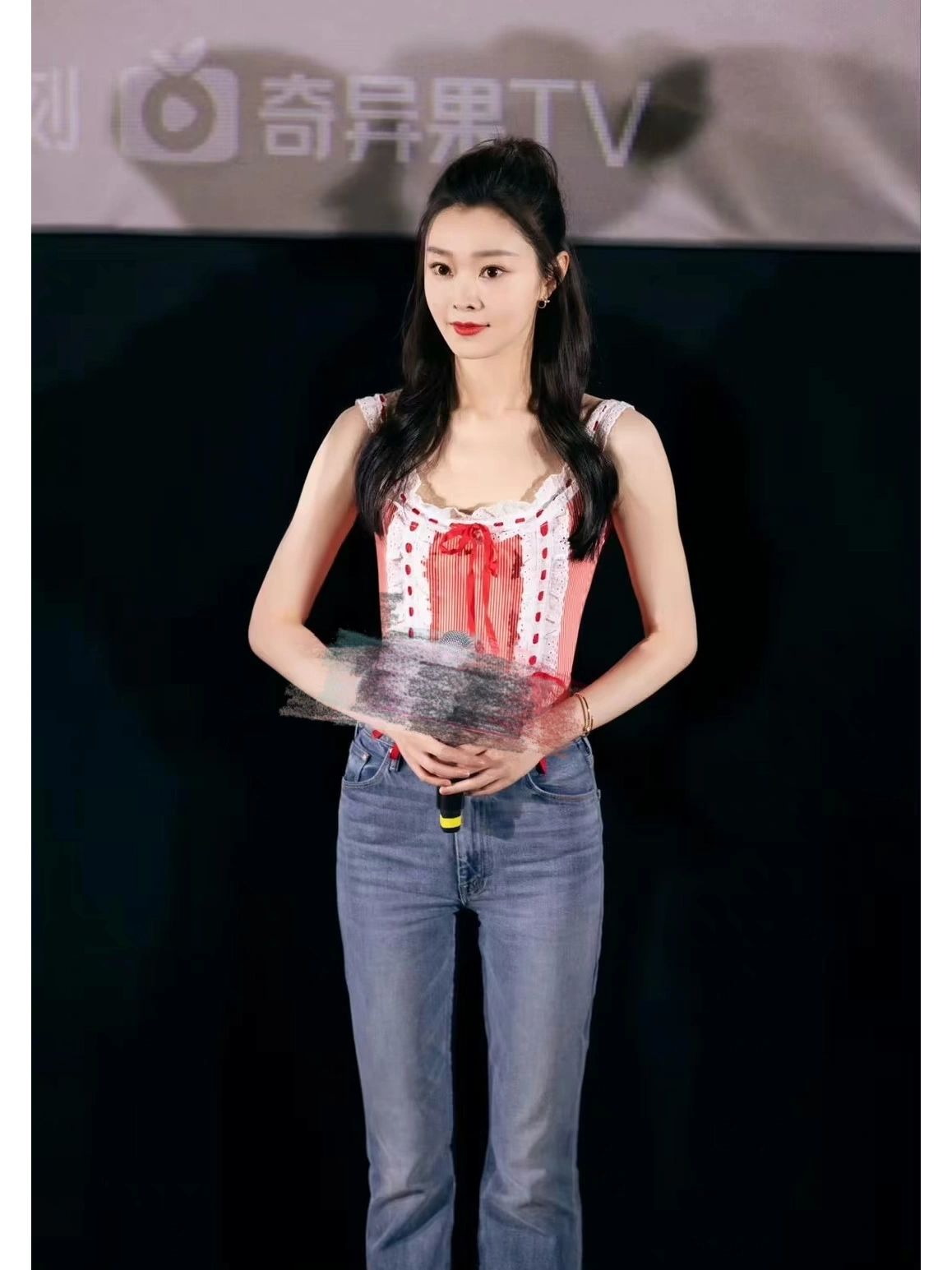 Song Yi Bai Jingting Changfengdu meeting, full of sweetness - iNEWS