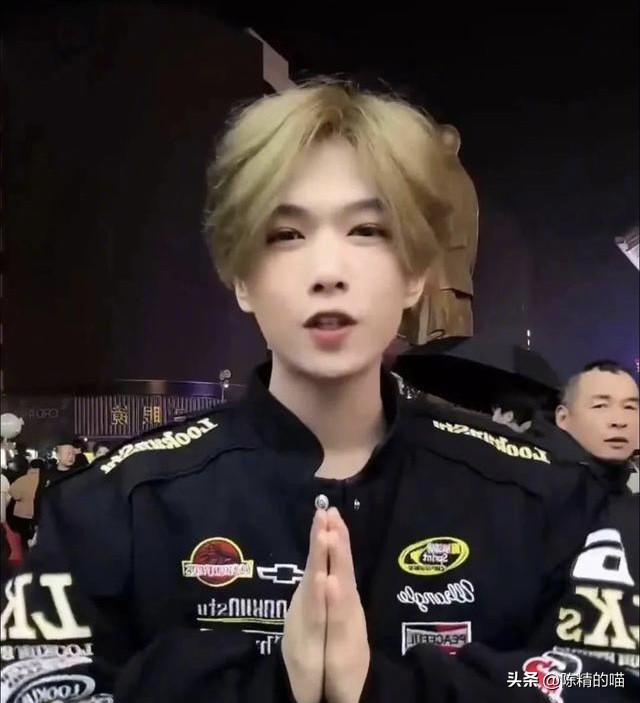 Internet celebrity Ling Dale, who became popular after imitating Lu Han ...