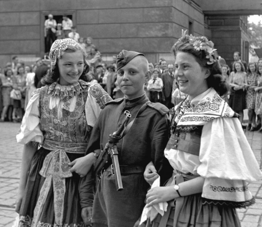 20 precious old photos: which one is the most eye-catching? - iNEWS