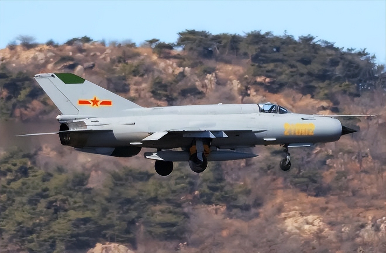 With 250 bombers and 1,900 fighters, the Chinese Air Force ranks first ...