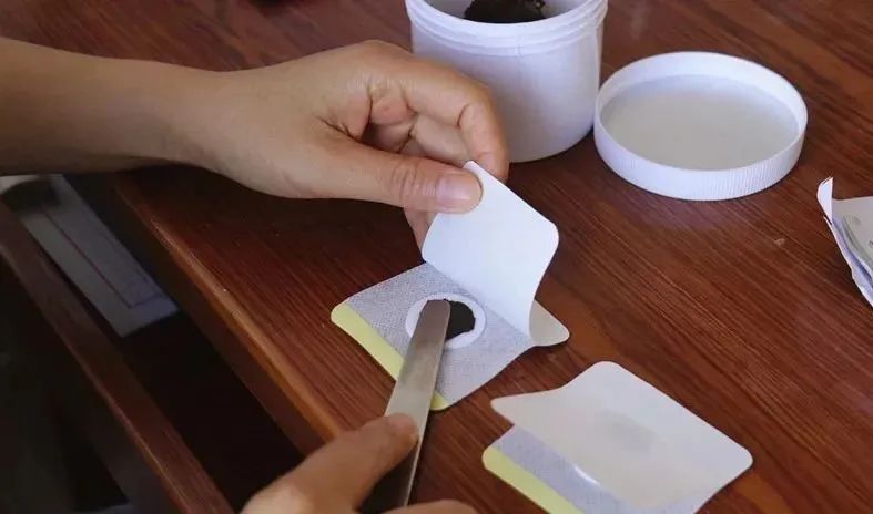 A long-term cough affects sleep, and a piece of cough medicine will ...