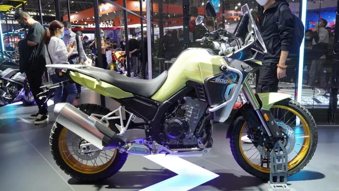 The domestic wildest ADV Excelle 800X, Qianjiang Flash 300 side three ...