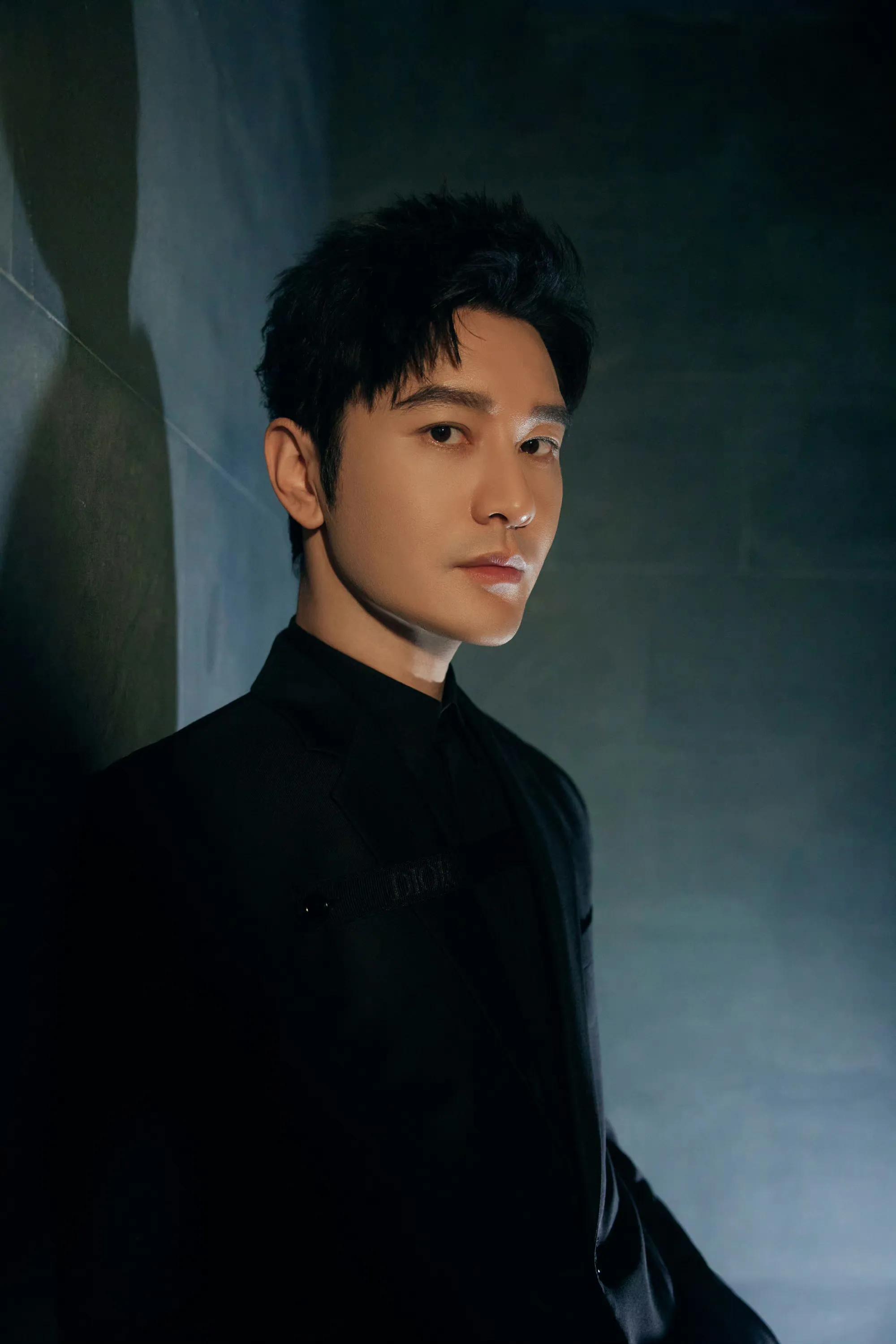 Actor Huang Xiaoming's fashion photo: dignified appearance, Yushu ...