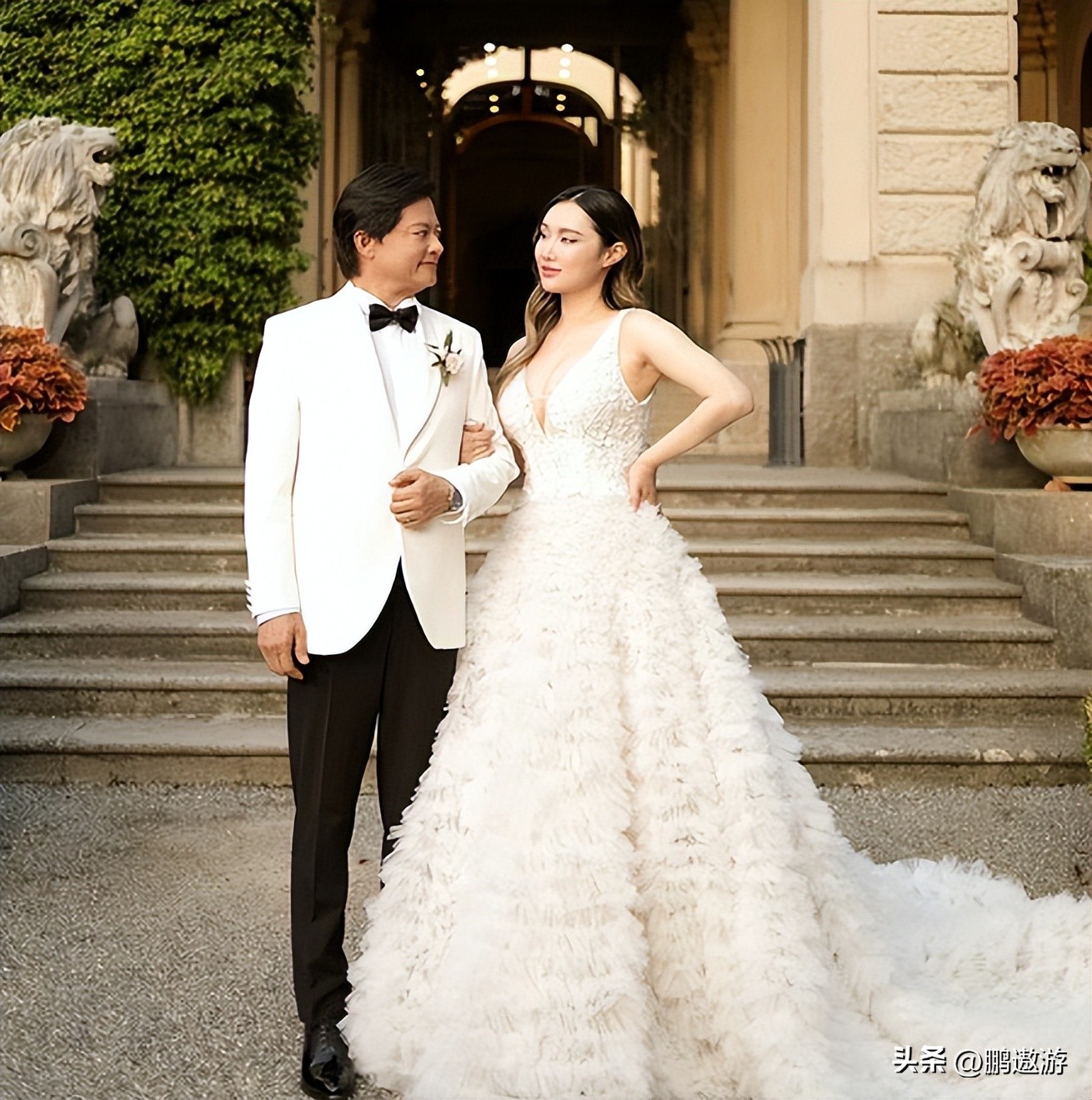 An old tree blooms with new flowers. Singer Warren Mok is 65 years old ...