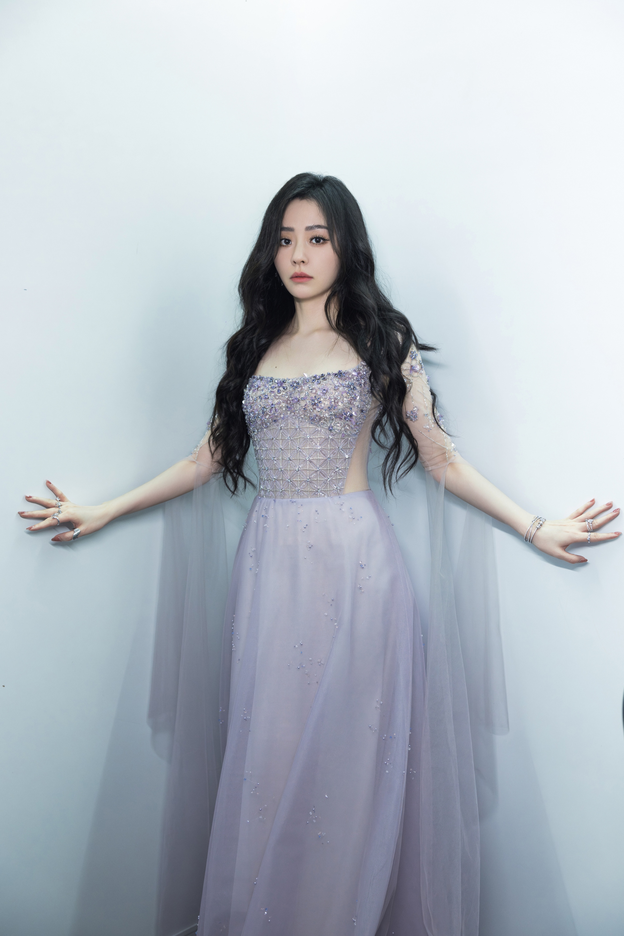Jane Zhang's violet dress - iMedia