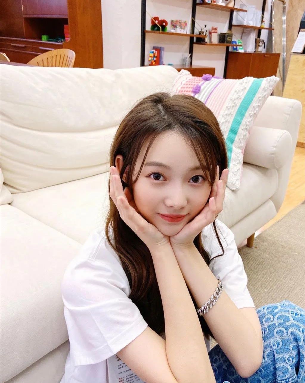 Feng Wanhe, a sweet and charming goddess - iNEWS