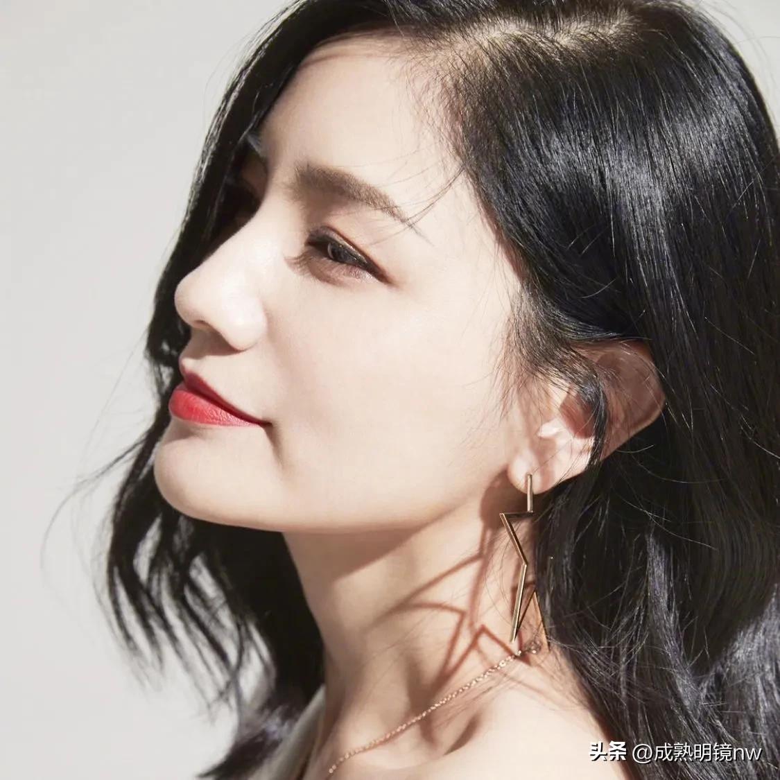 The dignified and elegant Hu Ke is pretty and lovely, and has a lovely ...