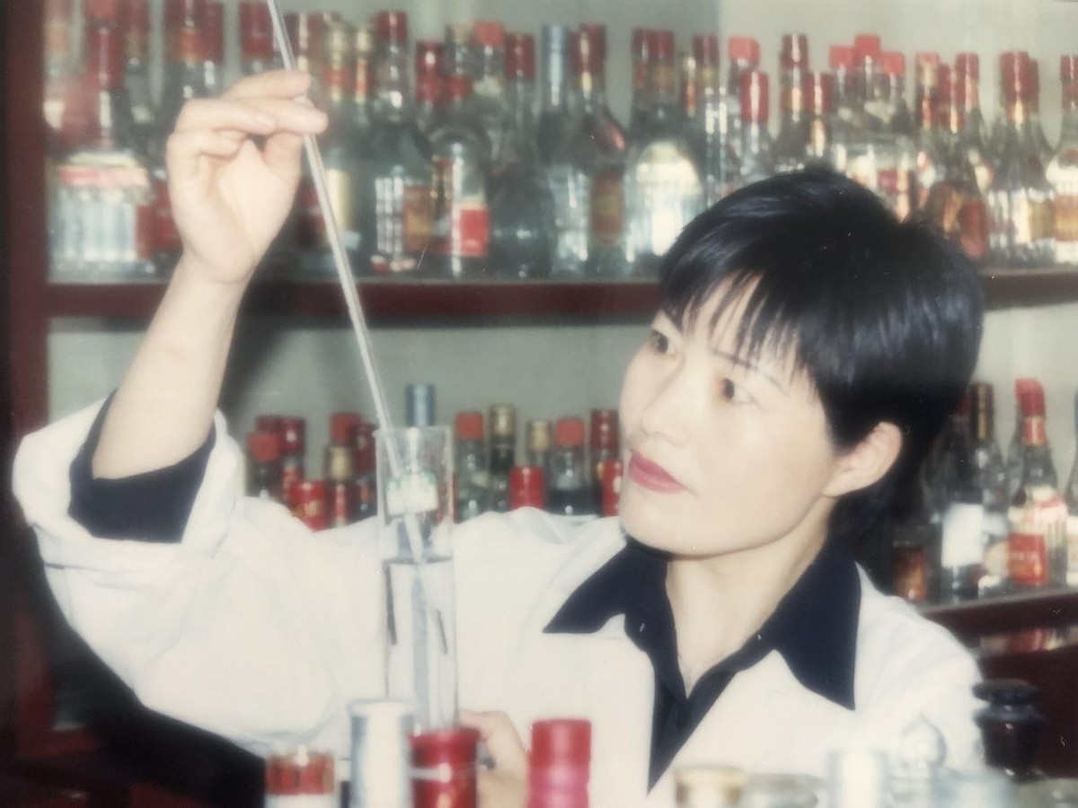 Chinese brewing master: Li Hua - 50 years of ingenuity, master demeanor ...