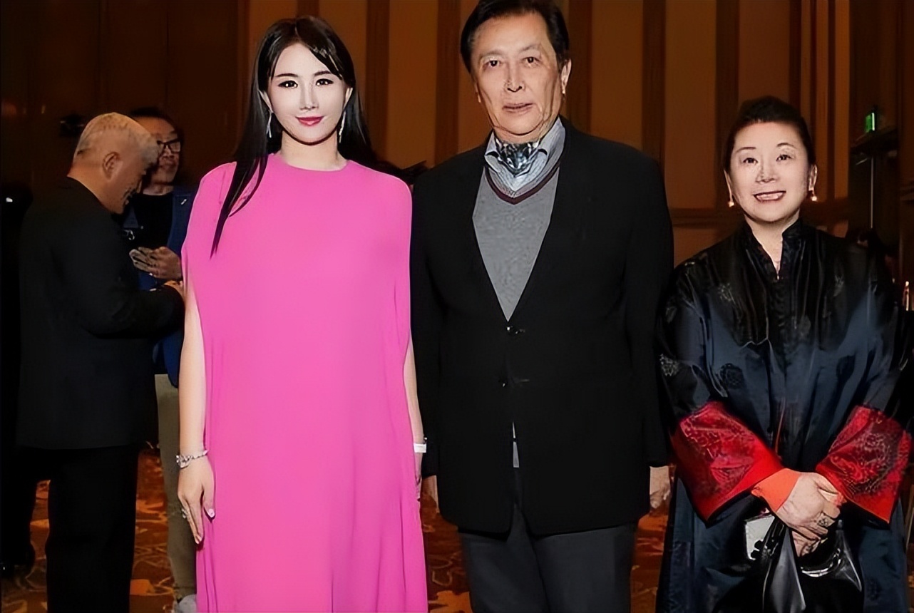 Tang Guoqiang appeared in Weifang to hold an art exhibition, and was ...