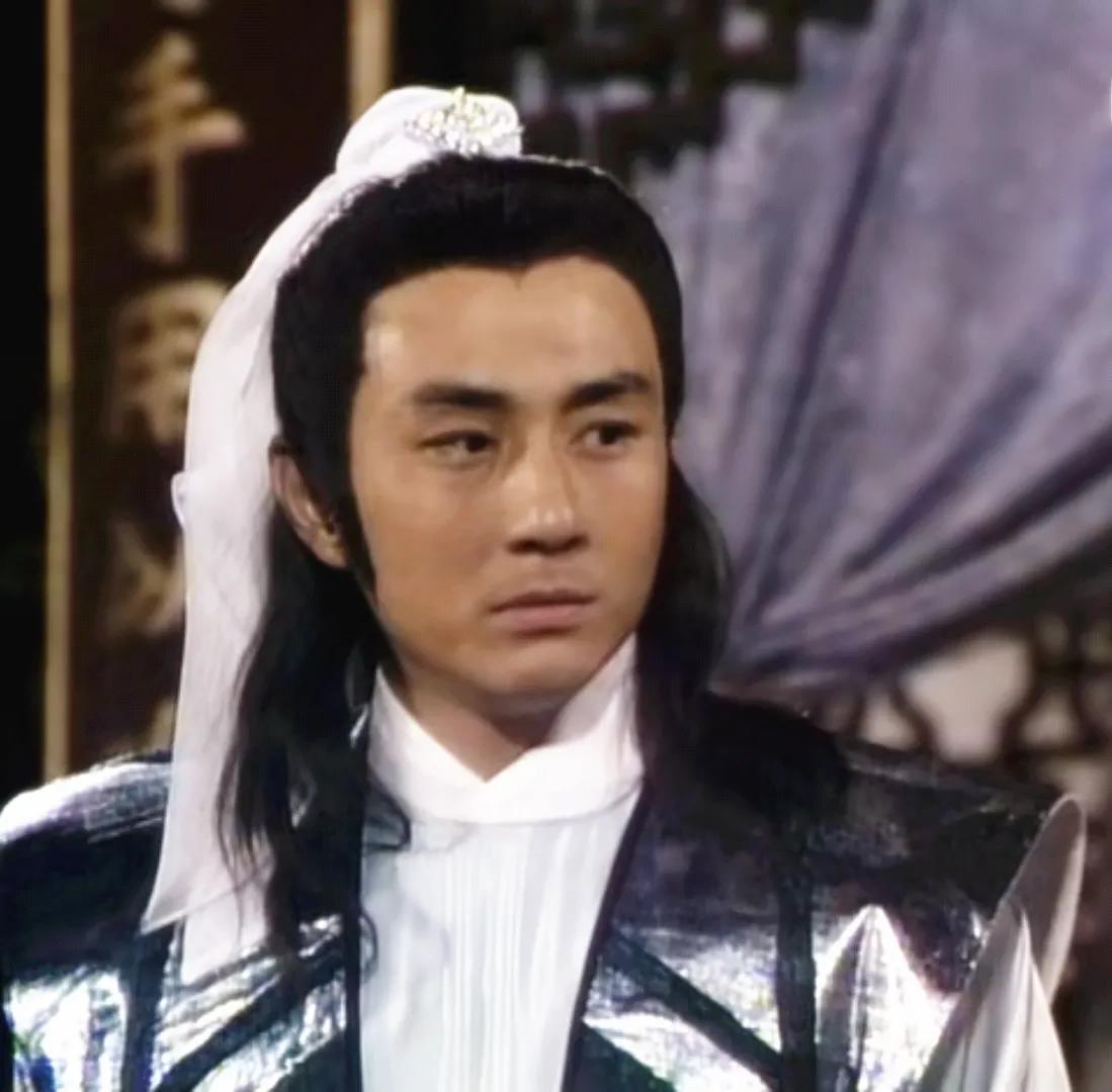 Looking back on Jin Yong's novels in the 1990s, Ekin Cheng actually ...