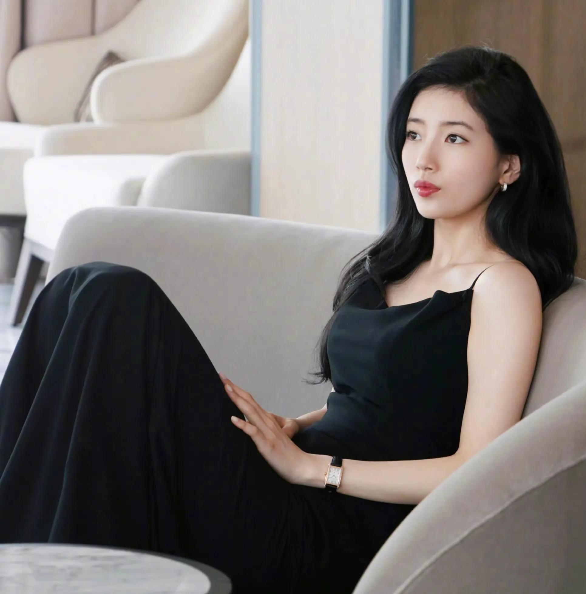 Korean sexy goddess: Bae Suzy - iNEWS