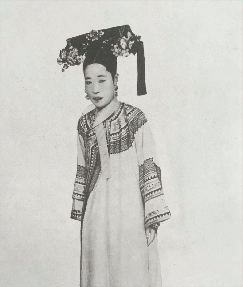 Concubine Zhen was thrown into the well by order of Empress Dowager ...