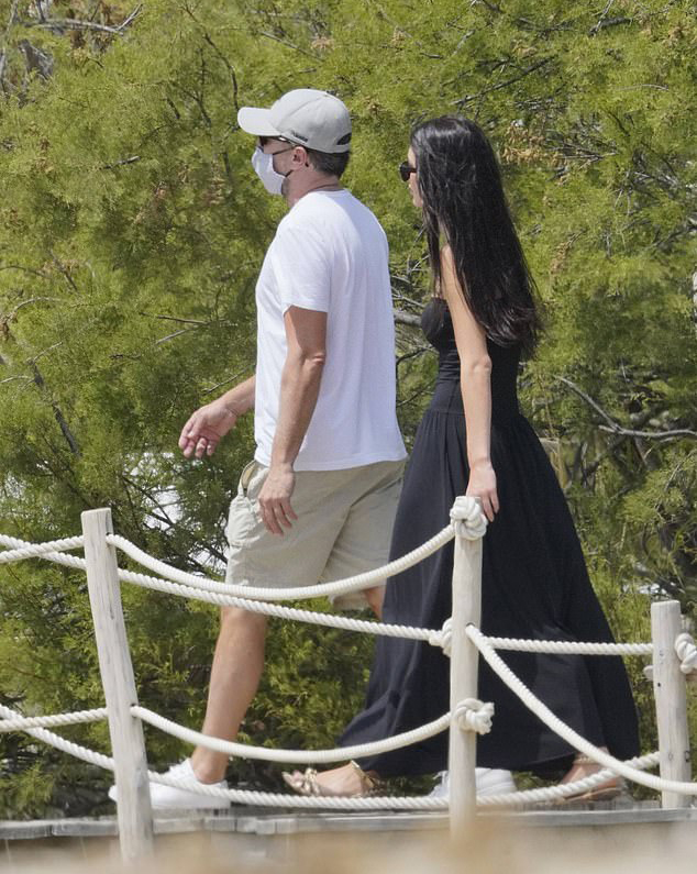 After Leonardo broke up, it was revealed that he was dating a 22-year ...