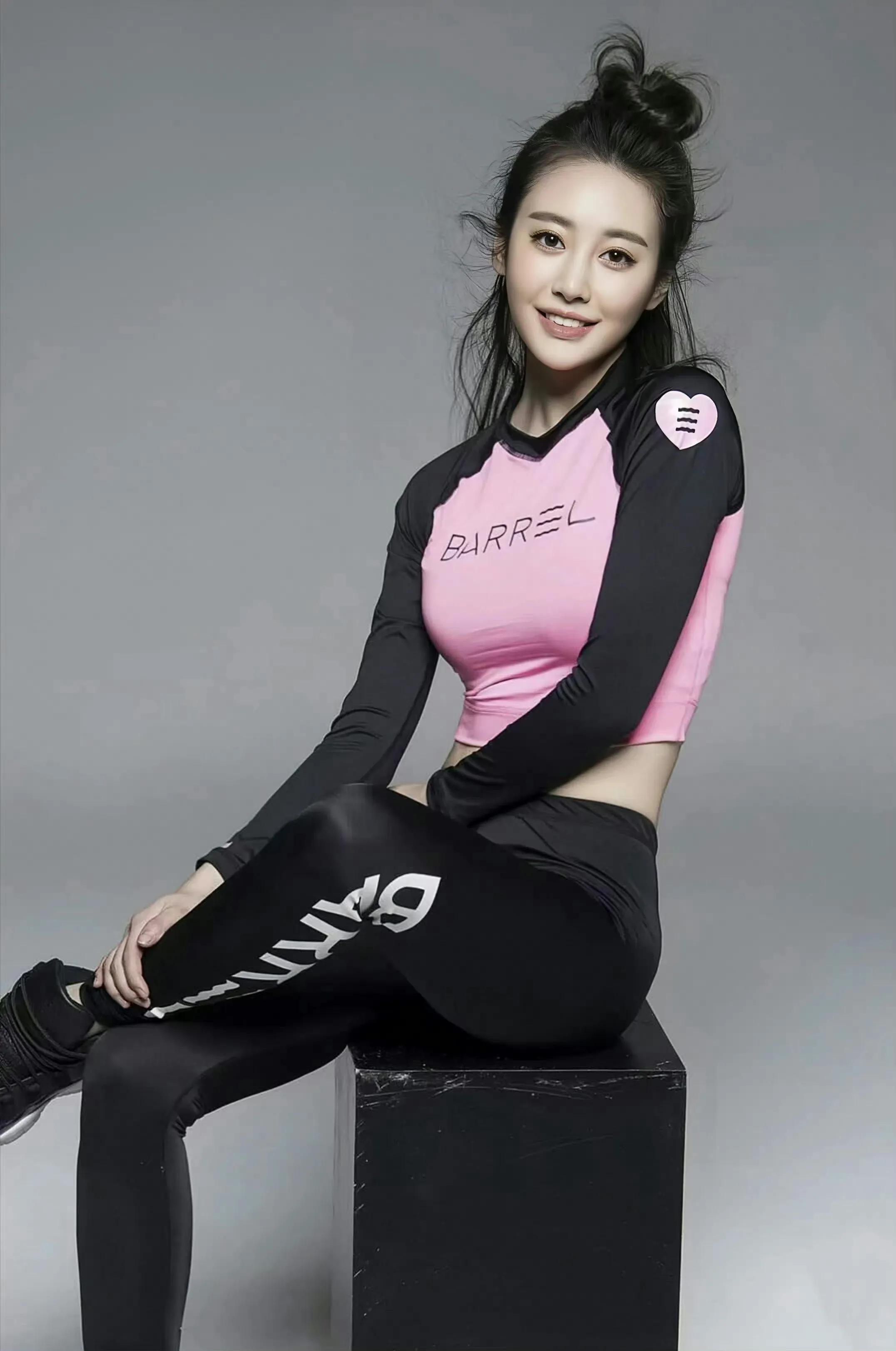 Li Chunchao's collection of beautiful pictures - iNEWS