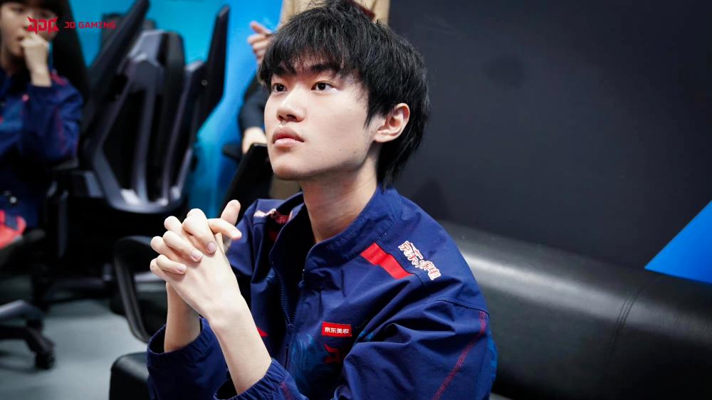 Knight revealed that he was beaten violently by the LCK in the training match, and even the boss ...