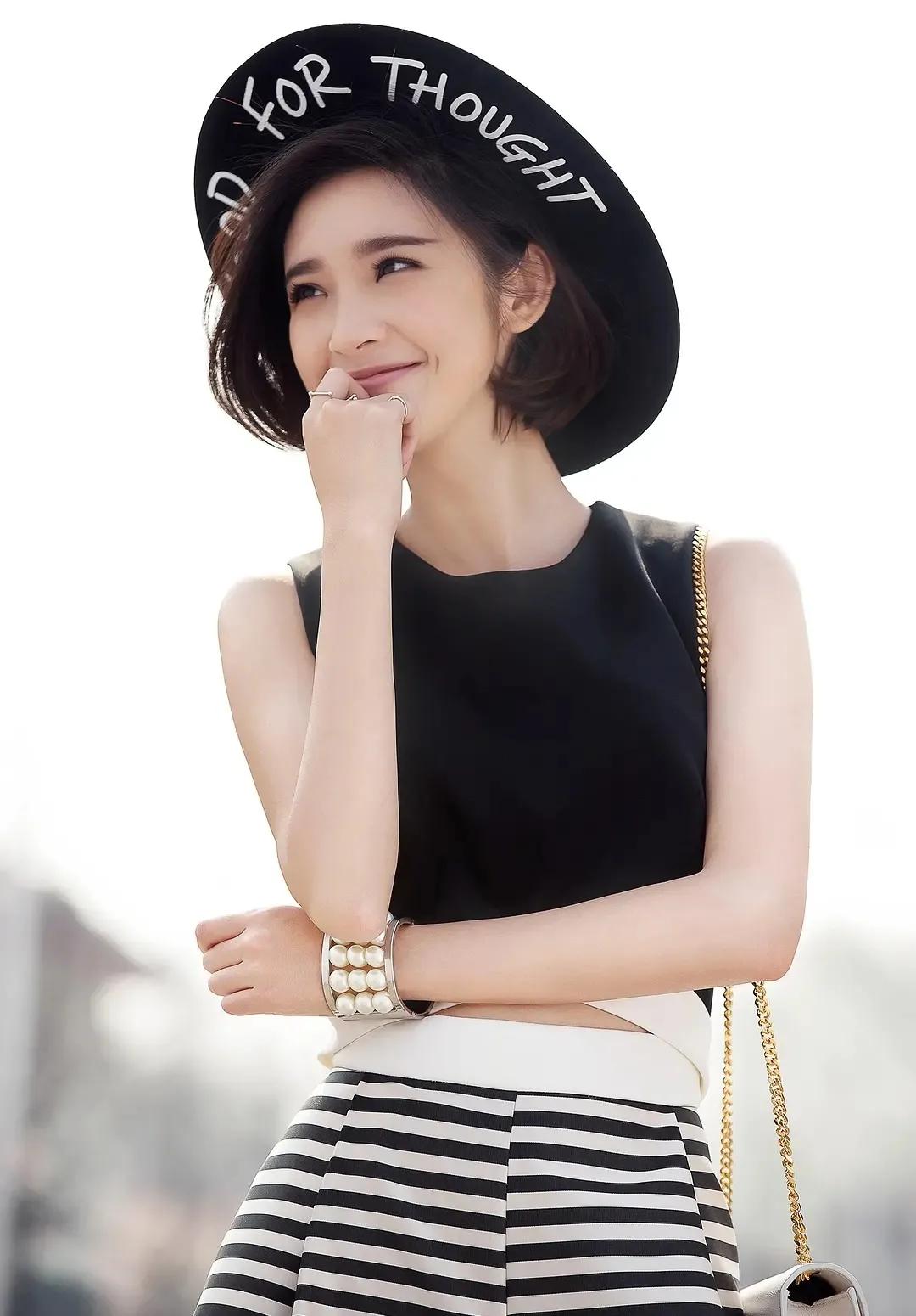 Beautiful actress Tang Yixin - iNEWS