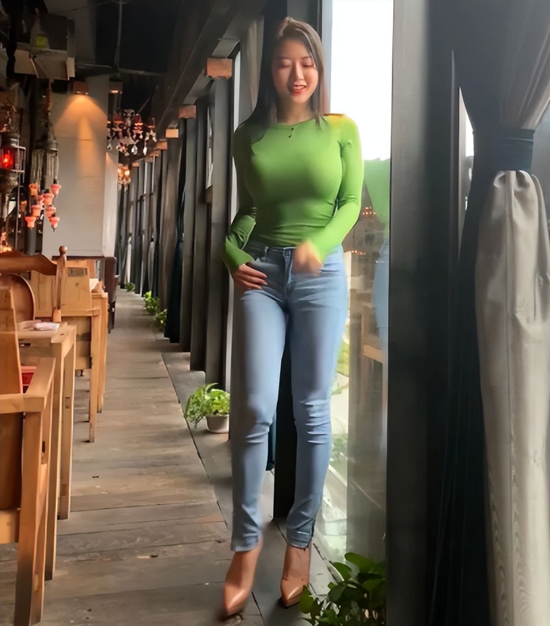 Jiang Pingting is the "beauty in the world", the moment she puts on the ...