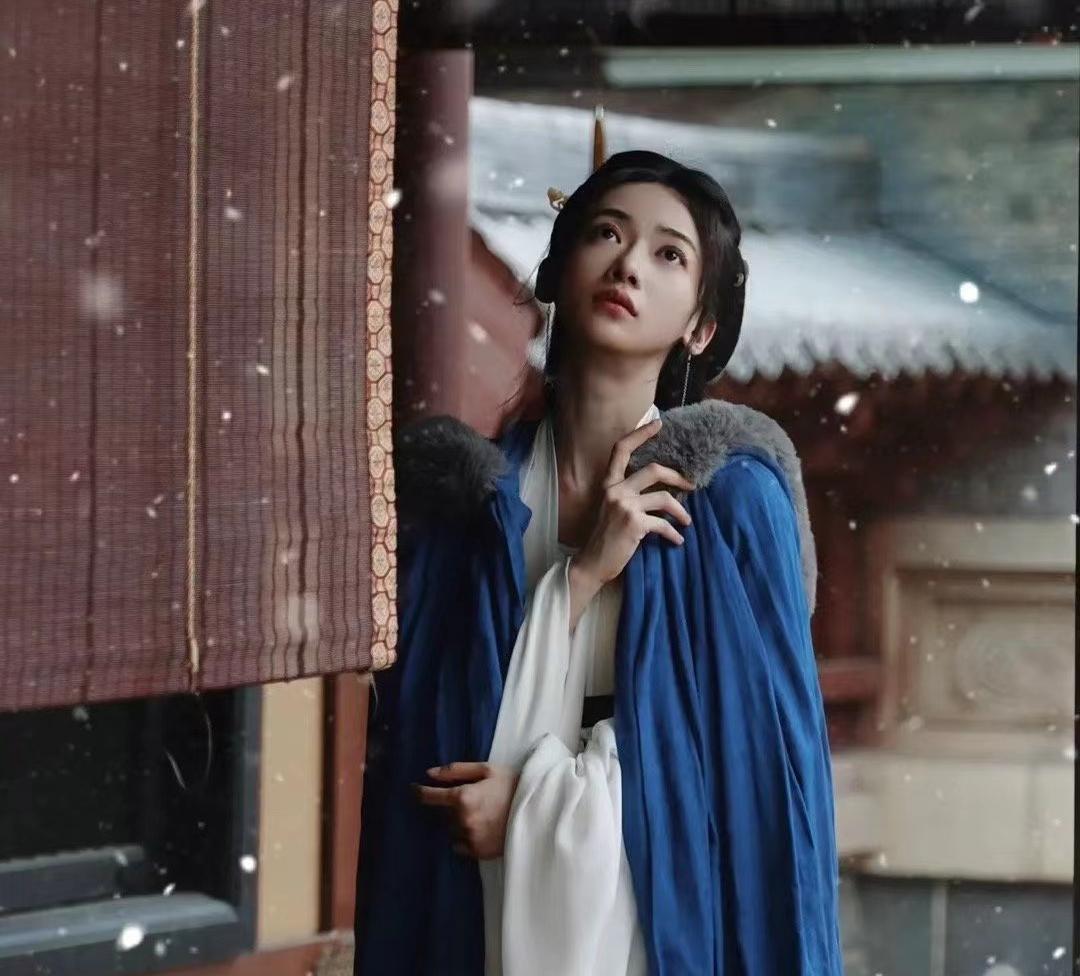 Zhang Meng starred in "Ink Rain and Cloud", Yu Zheng praised "The sword is not old", the whole ...