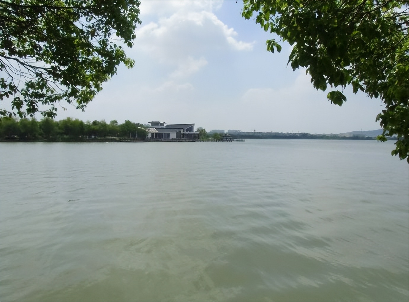 Lakes and Mountains Contrasting - Suzhou Shihu Scenic Spot (8) - iNEWS