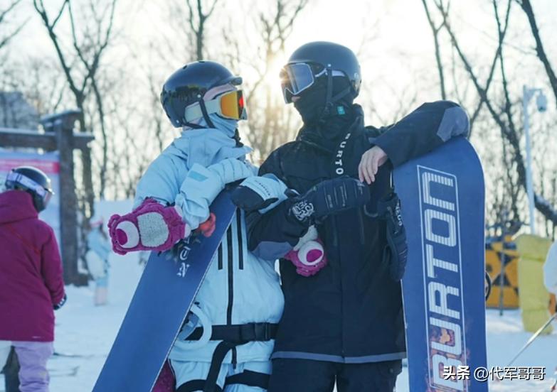 32-year-old Yang Yang was revealed to have broken up with 8-year-old ...