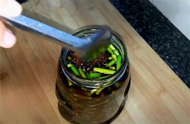 The secret of pickled garlic moss is really delicious, master this step ...