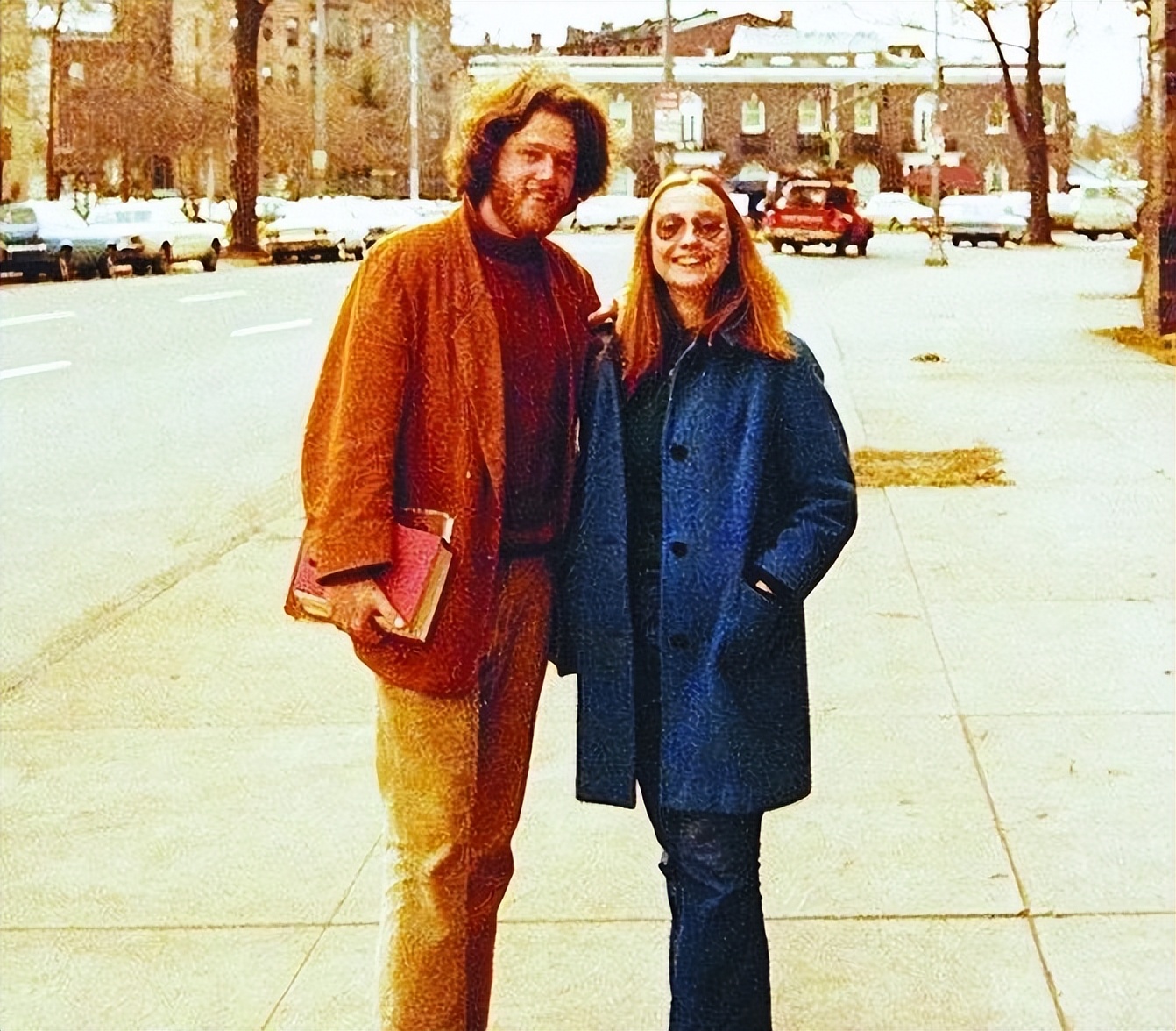 25-year-old Clinton: With a big beard and long hair, he had fun on the ...
