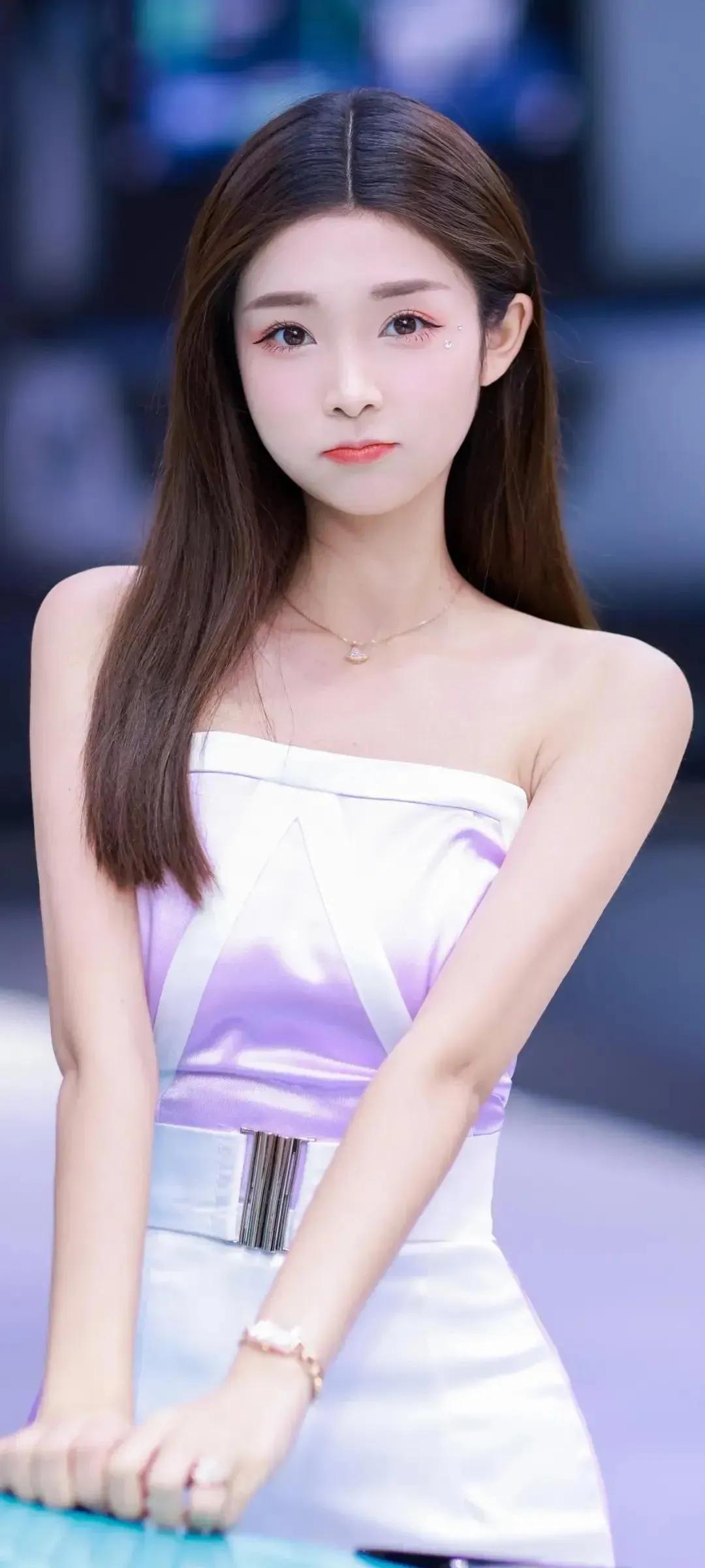 Li Liangliang is very pure and beautiful - iNEWS