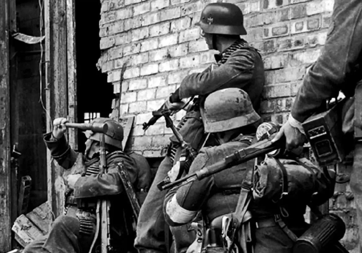 A strong shield, how did the German Ninth Army resist the attack of two ...