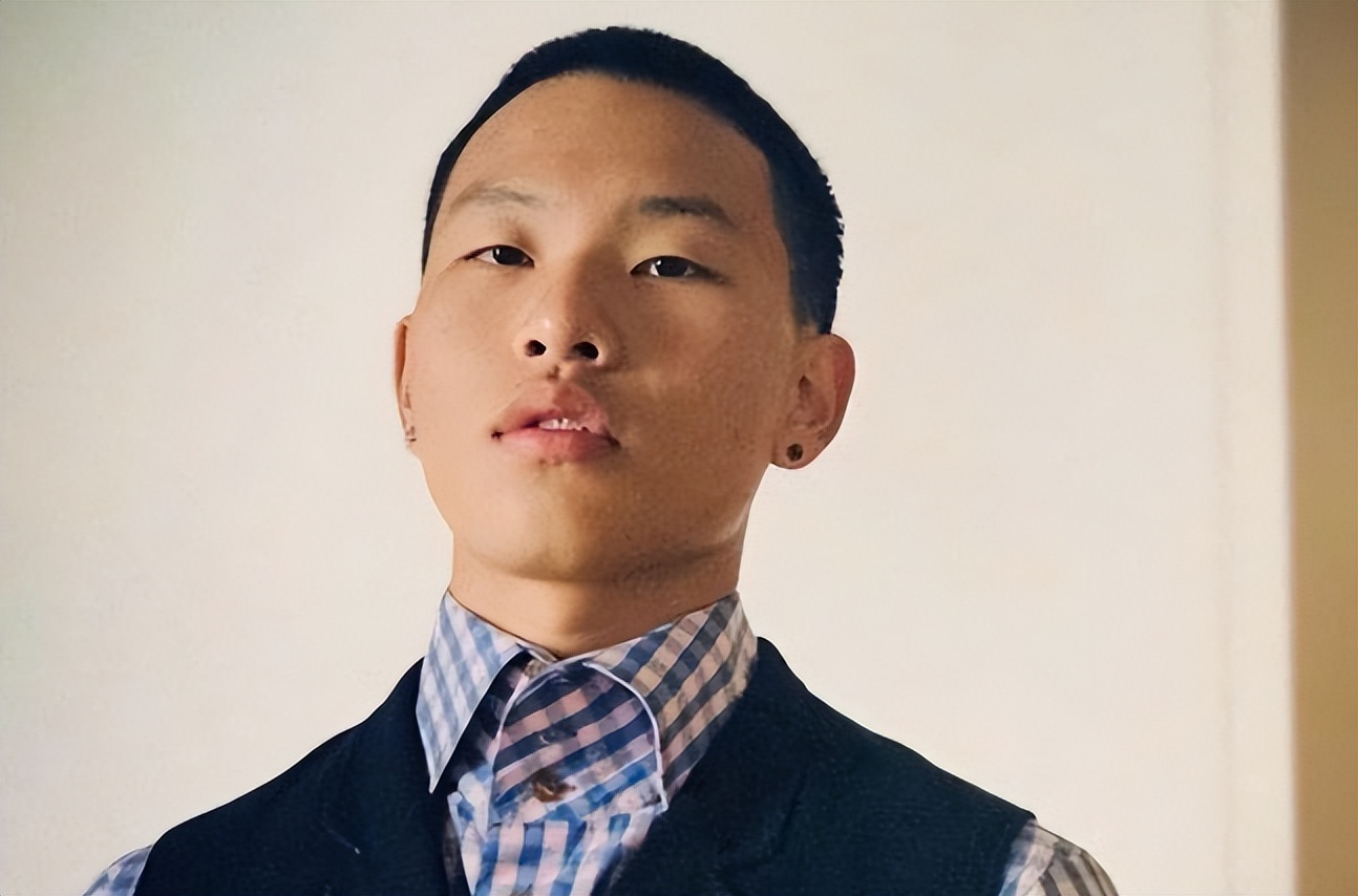 Chen Kun's 21-year-old son shows off Rolls-Royce! Family photos ...