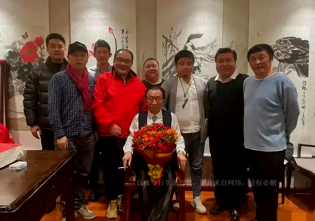 The famous actor Hou Yaohua celebrated his birthday, but the scene was ...
