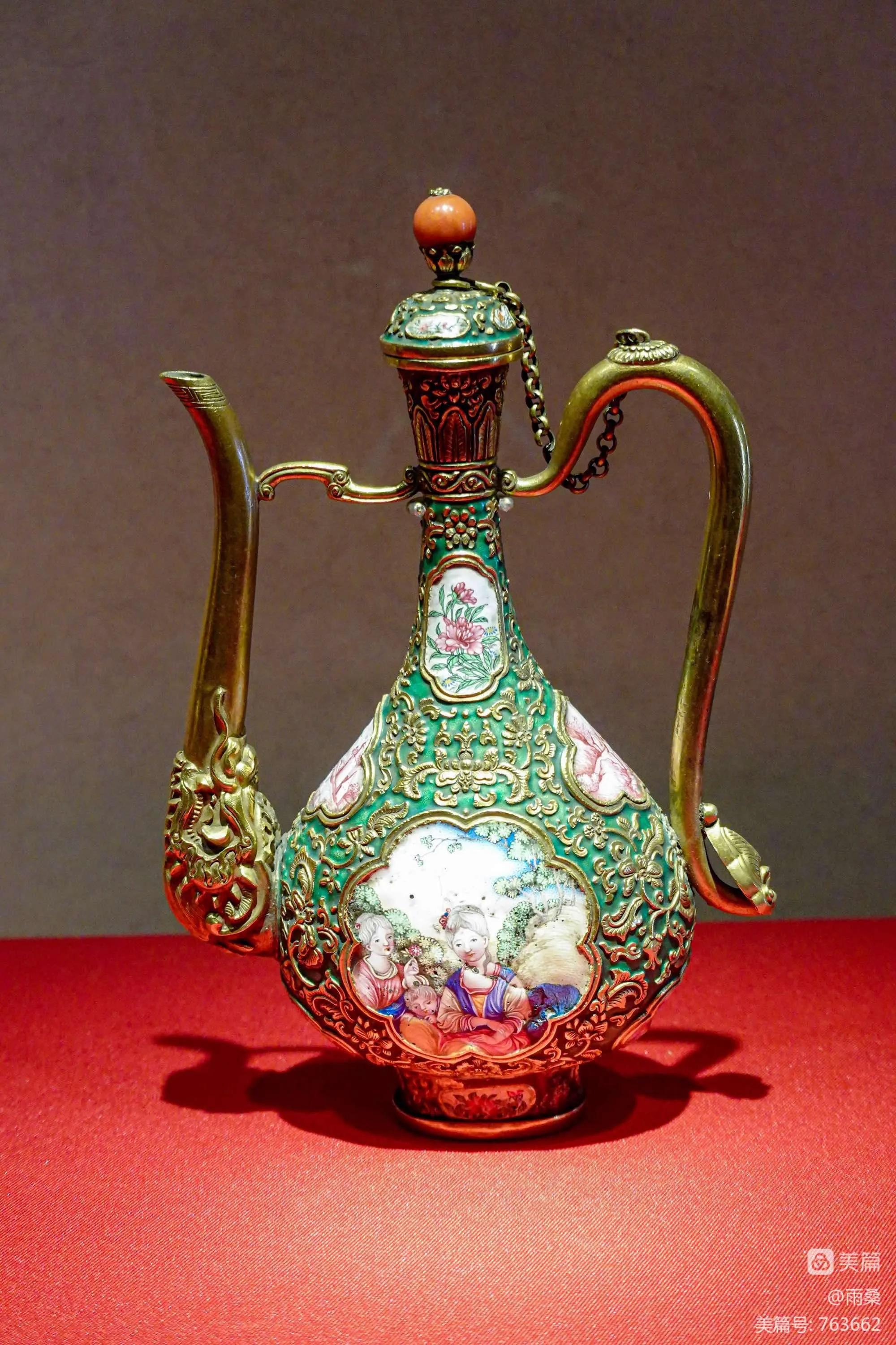 Why did a large number of treasures in the palace disappear after Puyi ...