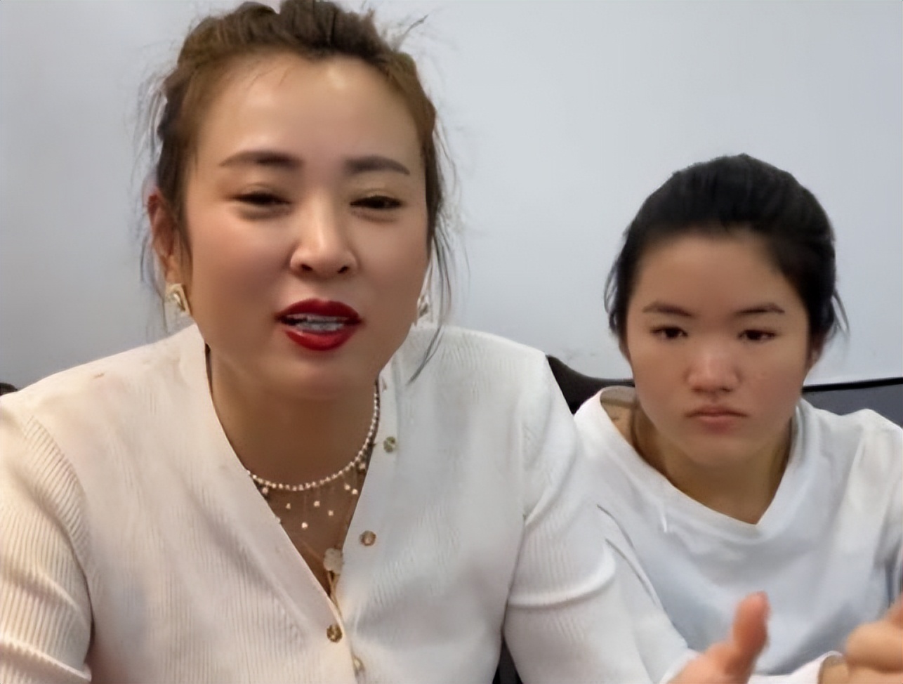 The 21-year-old Li Leyou was born. Jin's mother and Cui Jin have ...