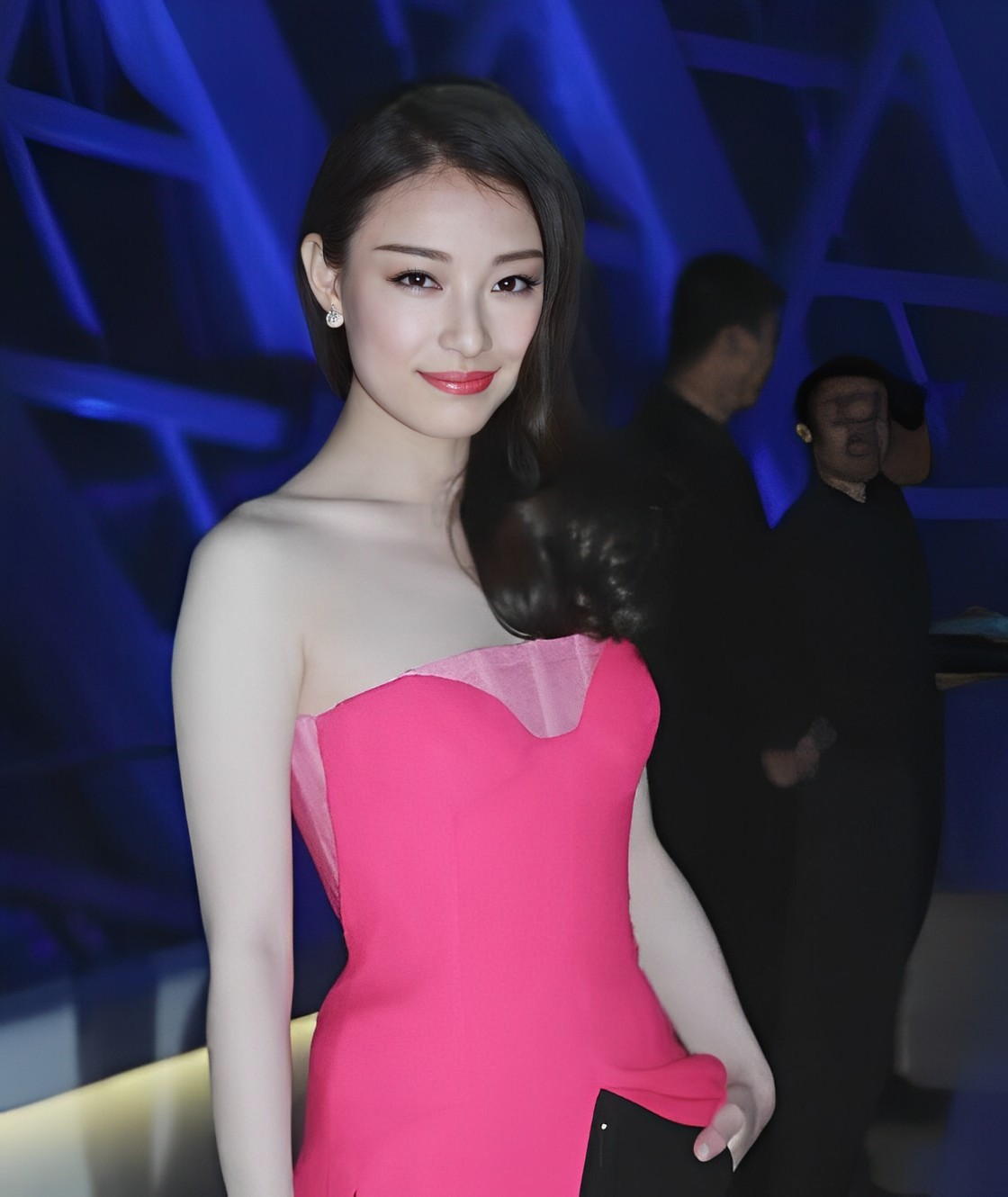 Ni Ni's "outer pants and inner wear" became popular. When the camera ...