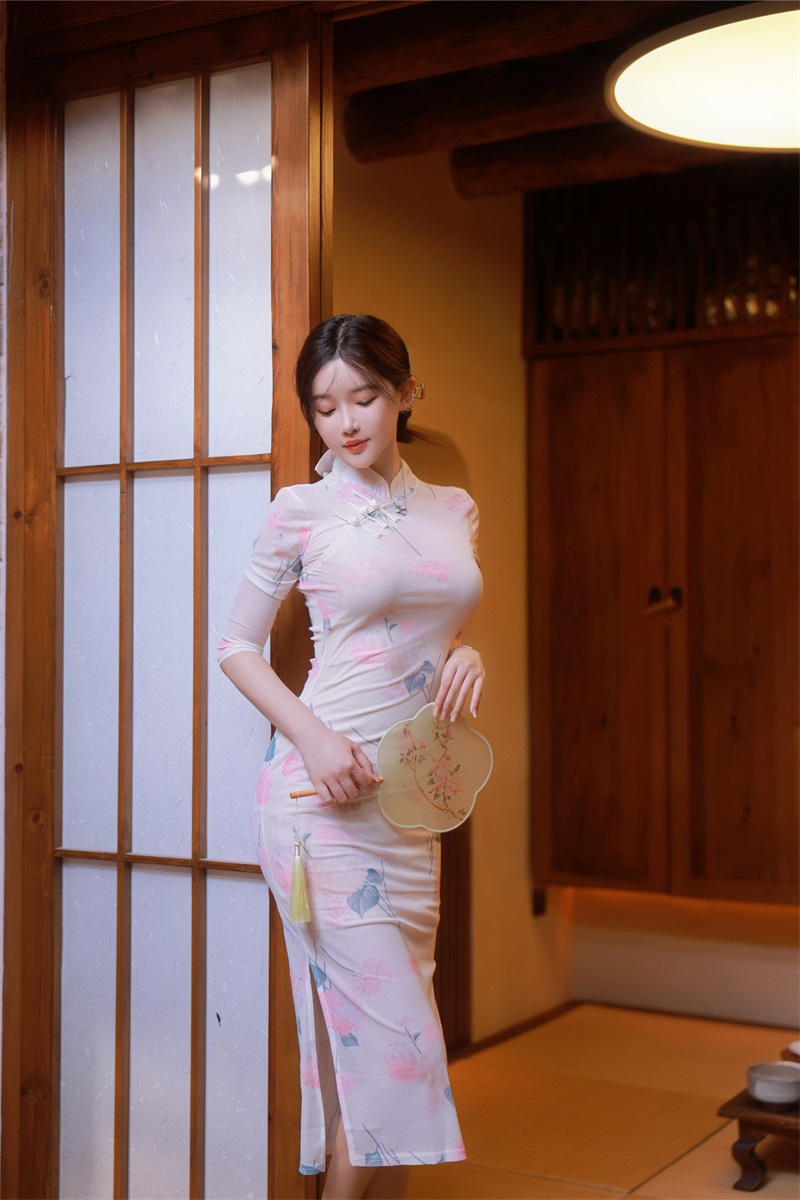 Sun Xinya's ancient style photo exposure, with a gentle temperament ...