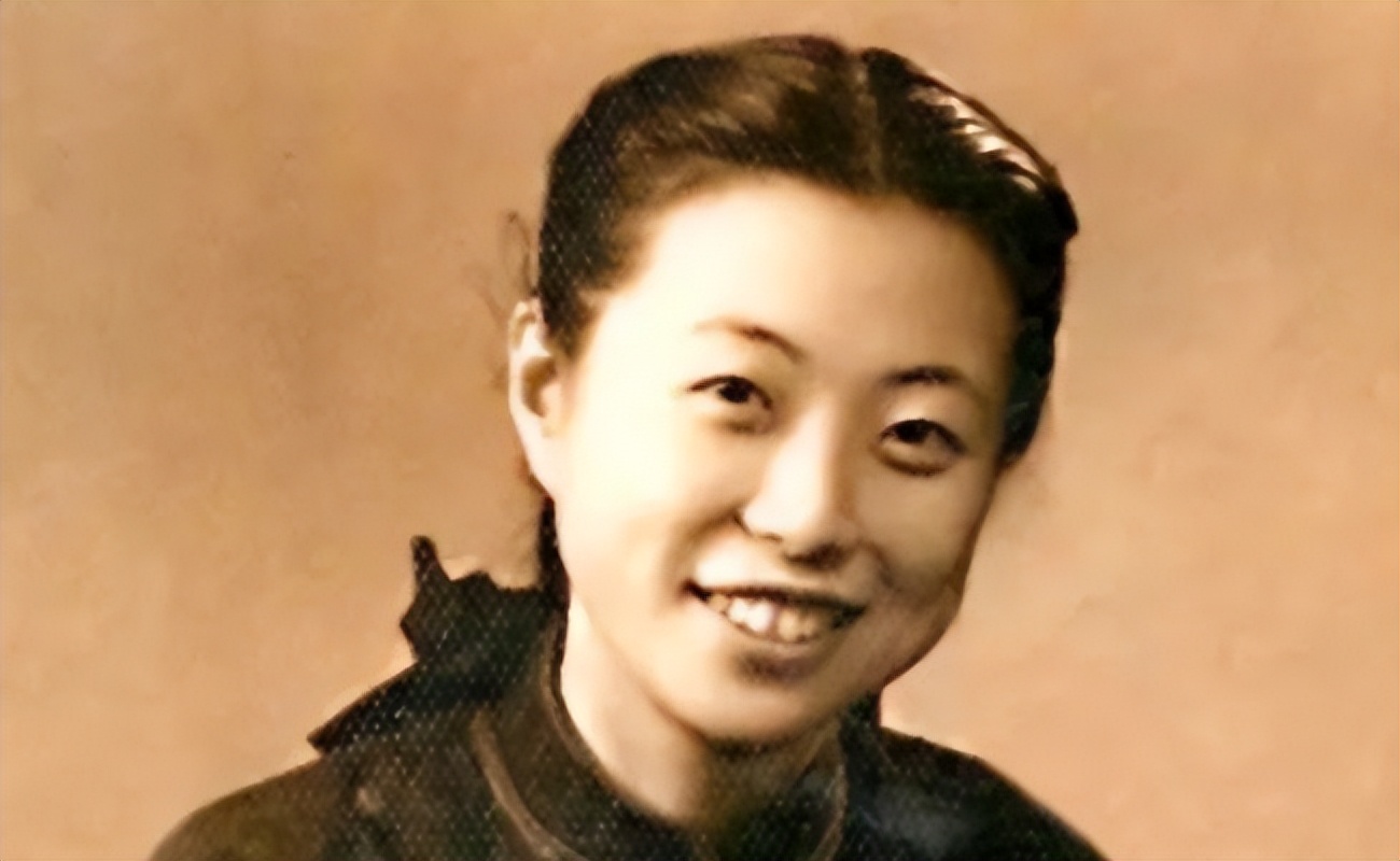 The stenographer lurking beside Chiang Kai-shek: How did the fledgling ...