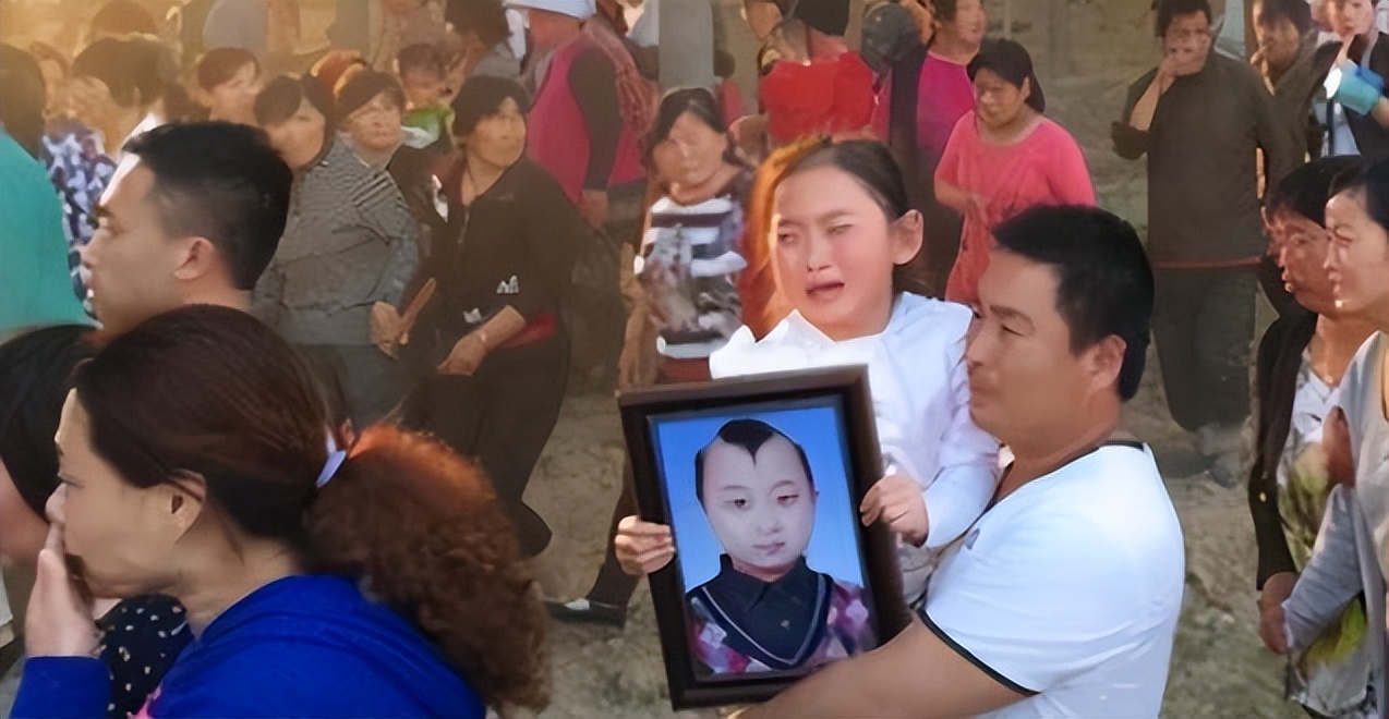 At the age of 6, he died at the age of 8 in the Spring Festival Gala ...