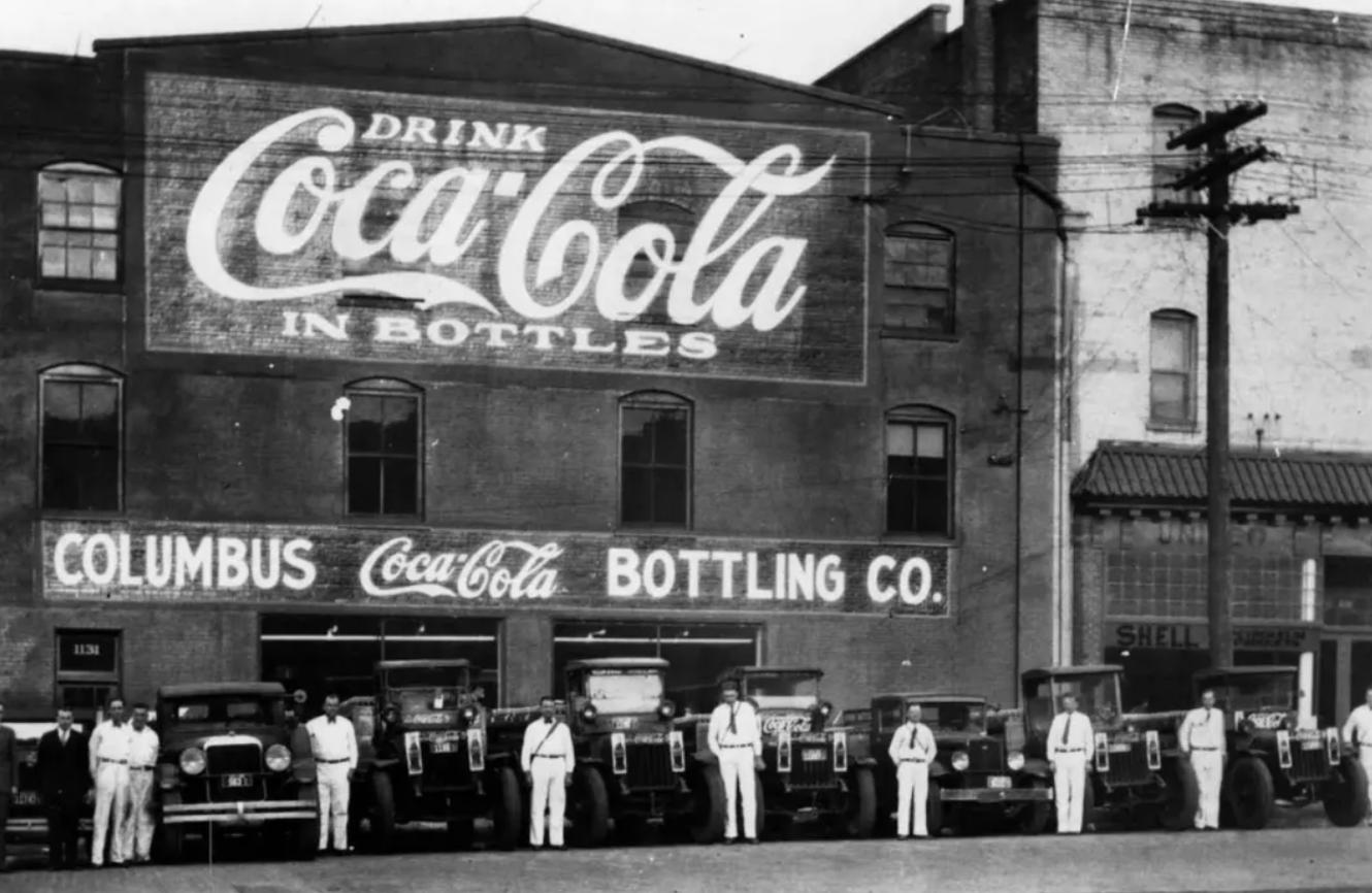 What did the Coke transporter look like 100 years ago? - iNEWS