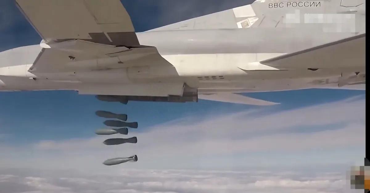 The Russian backfire bomber finally acted and dropped 3 tons of aerial ...