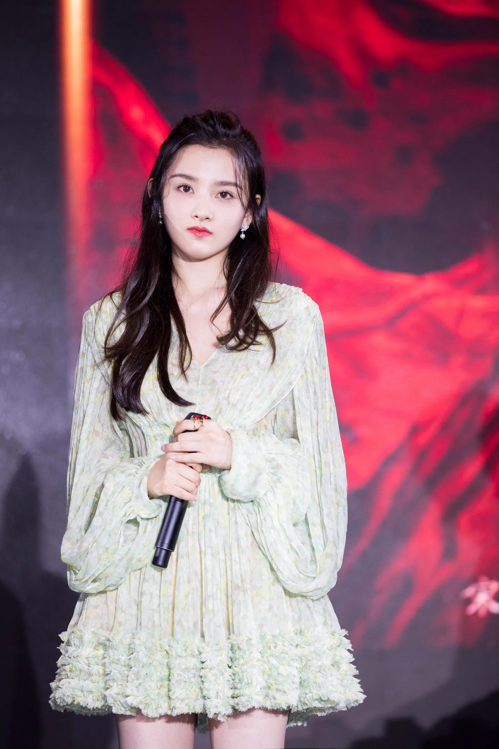 Beautiful picture of Song Zuer - iNEWS