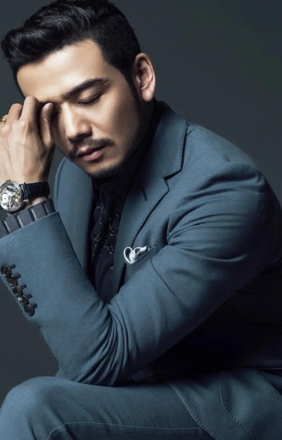 He became popular with the glib and slightly rambunctious Xiao Bao Zong ...