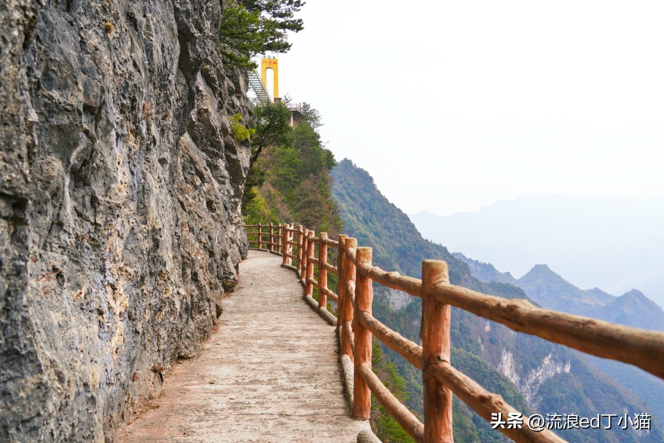 In the secret place of Wanyuan in Sichuan, one mountain is known as ...