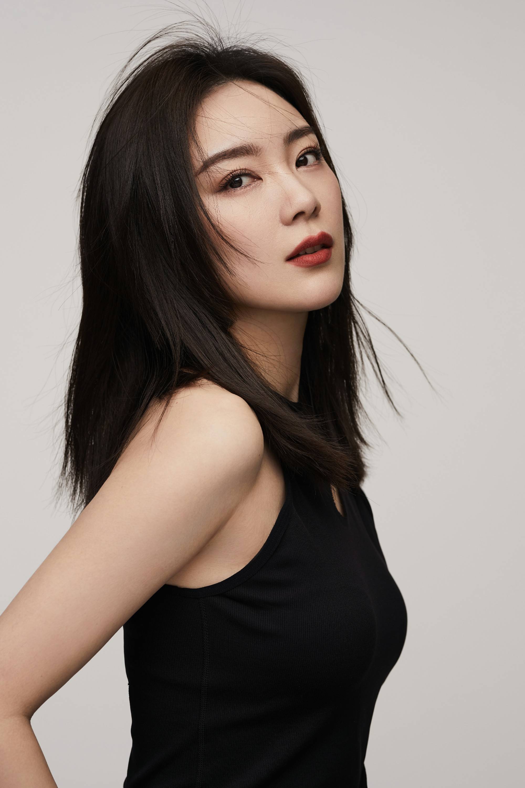 Yu Xinhe's "Summer Flower" ended with a bold and flirtatious proprietress who assisted Jerry Yan ...