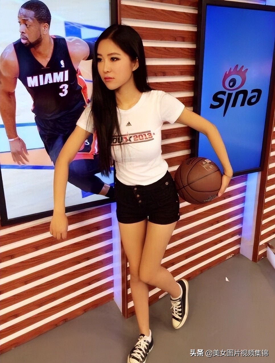 Zhou Lingan's sexy photo gallery - iNEWS