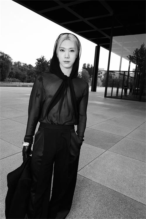 Weishen V Li Yongqin TEN appeared in Berlin to attend the 2024 fashion ...