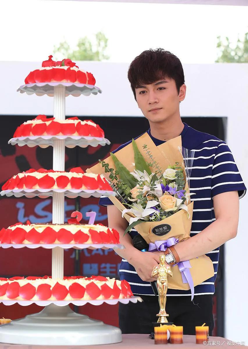 Chen Xiao started writing novels - iNEWS