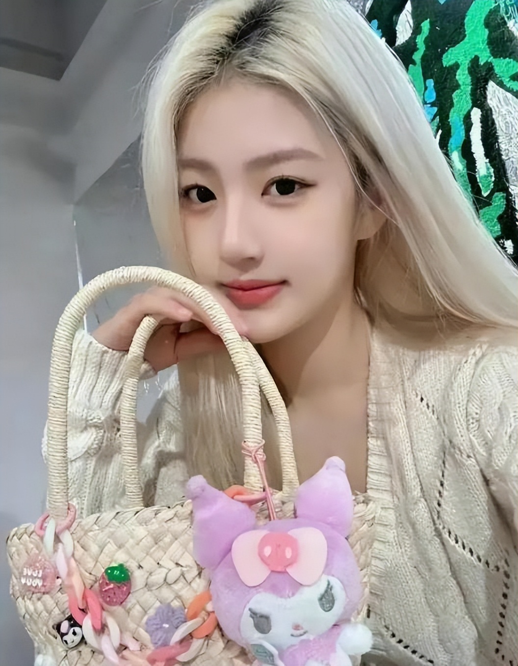 Wang Sicong suspected of "comeback"?Accompanied by a silver-haired ...