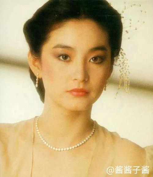 Lin Qingxia, who was once known as "the first beauty in Southeast Asia ...