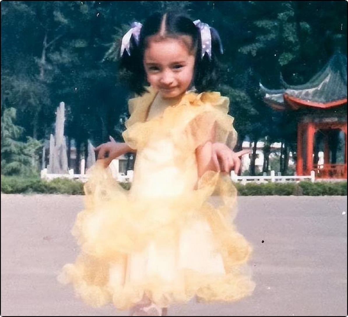 The picture of Hawick Lau taking his daughter out is exposed. The 9 ...